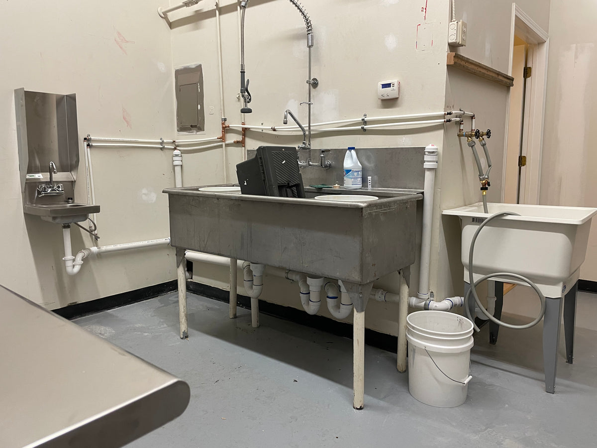 Honey Extraction Room Rental – BEEKEEPERS.COM